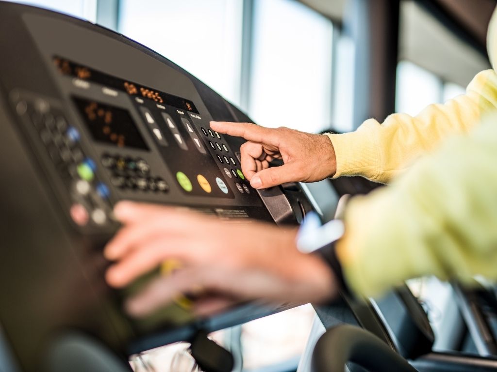 Using the treadmill: this is how you start running on a treadmill ...
